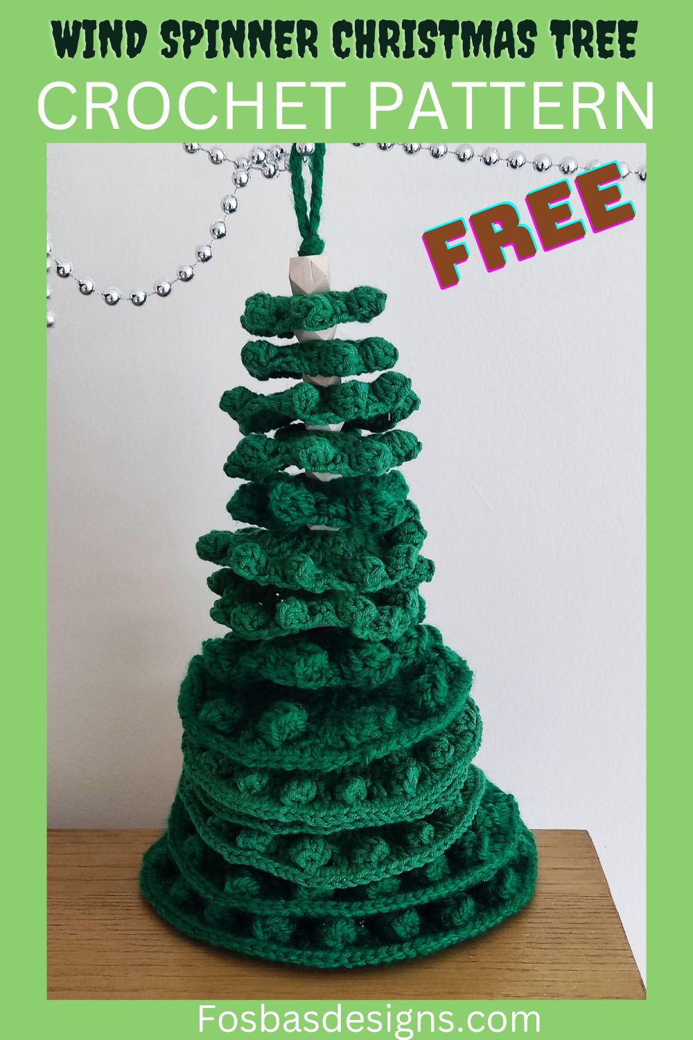 Wind spinner crochet Christmas tree free pattern - Fosbas Designs