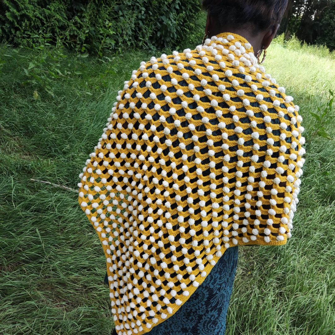 Triangular crochet shawl pattern - Fosbas Designs