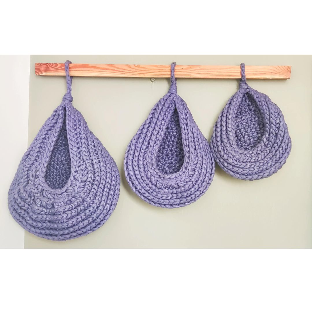 Quick Crochet hanging basket free pattern - Fosbas Designs