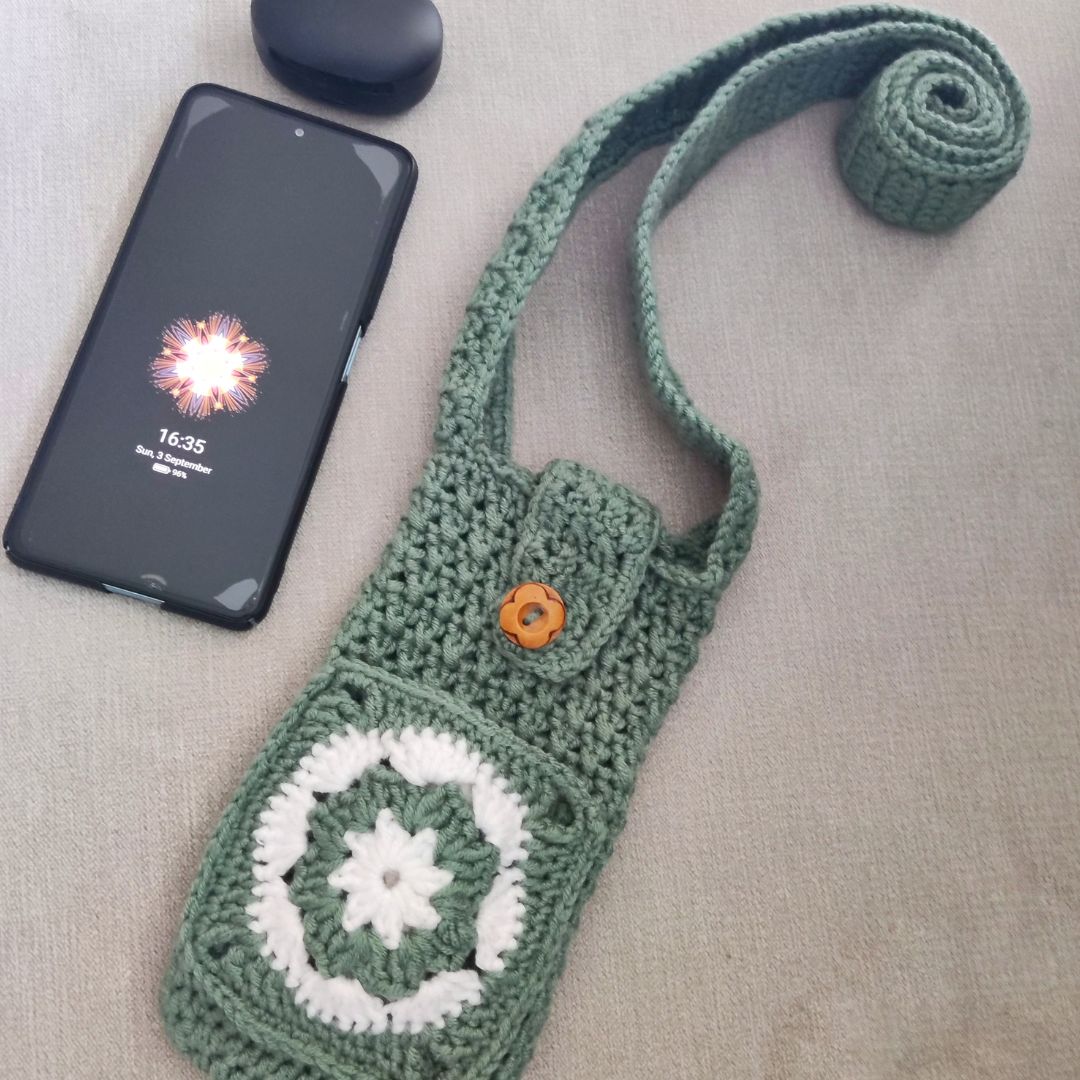 Crochet Phone Case Free Pattern - Fosbas Designs